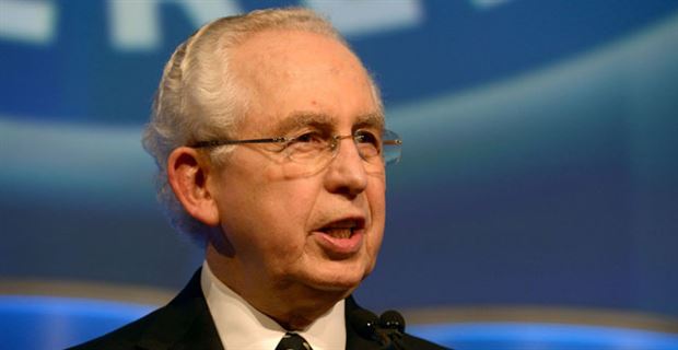 Former SEC Commissioner Mike Slive Dies At 77