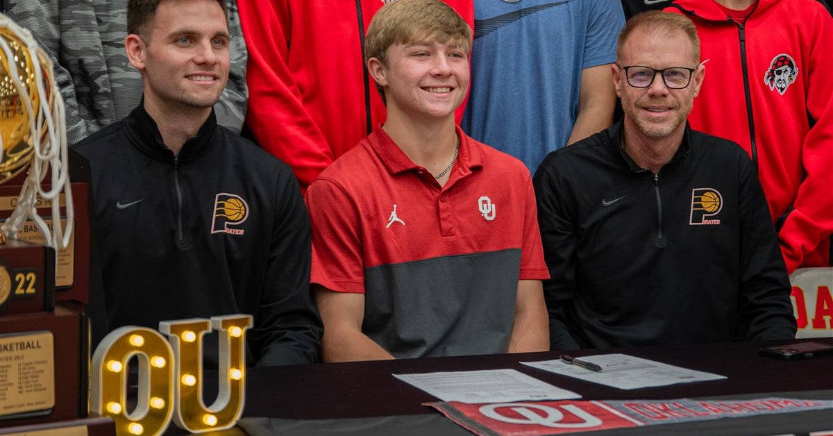 Dale's Dayton Forsythe, No. 1 prospect in Oklahoma, signs with Sooners