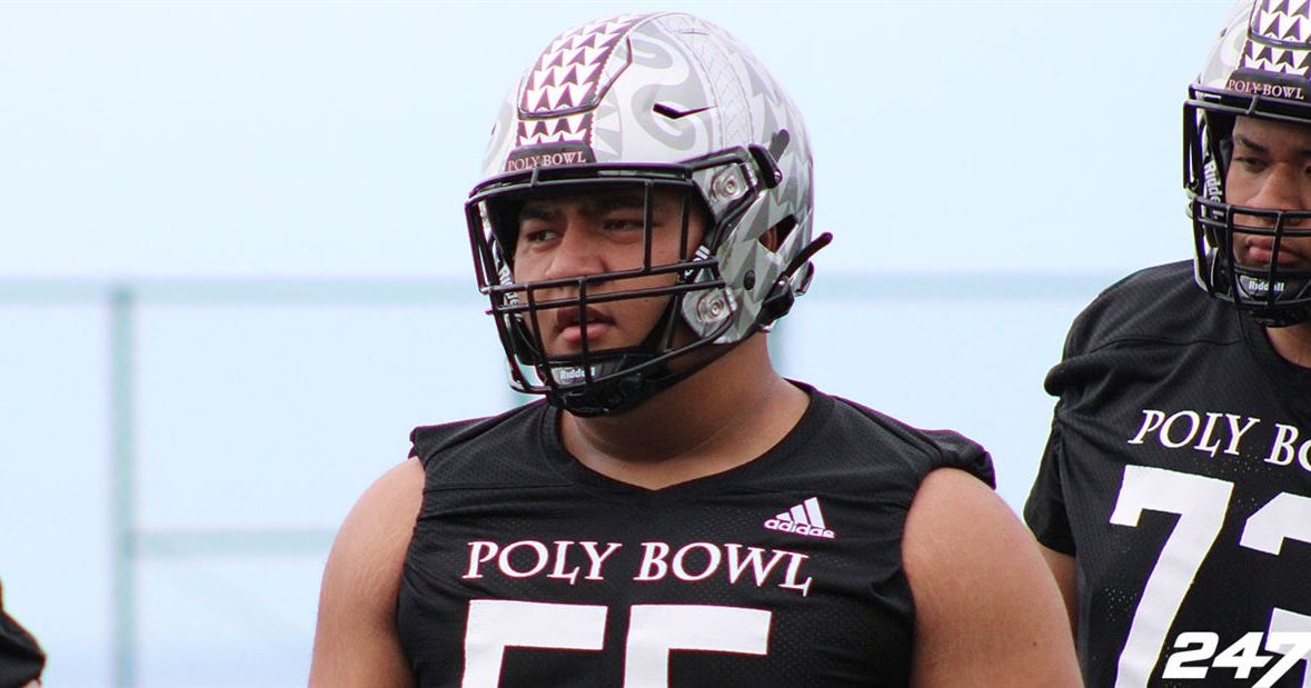 Stanford OL signee Zak Yamauchi stands out at Poly Bowl practice
