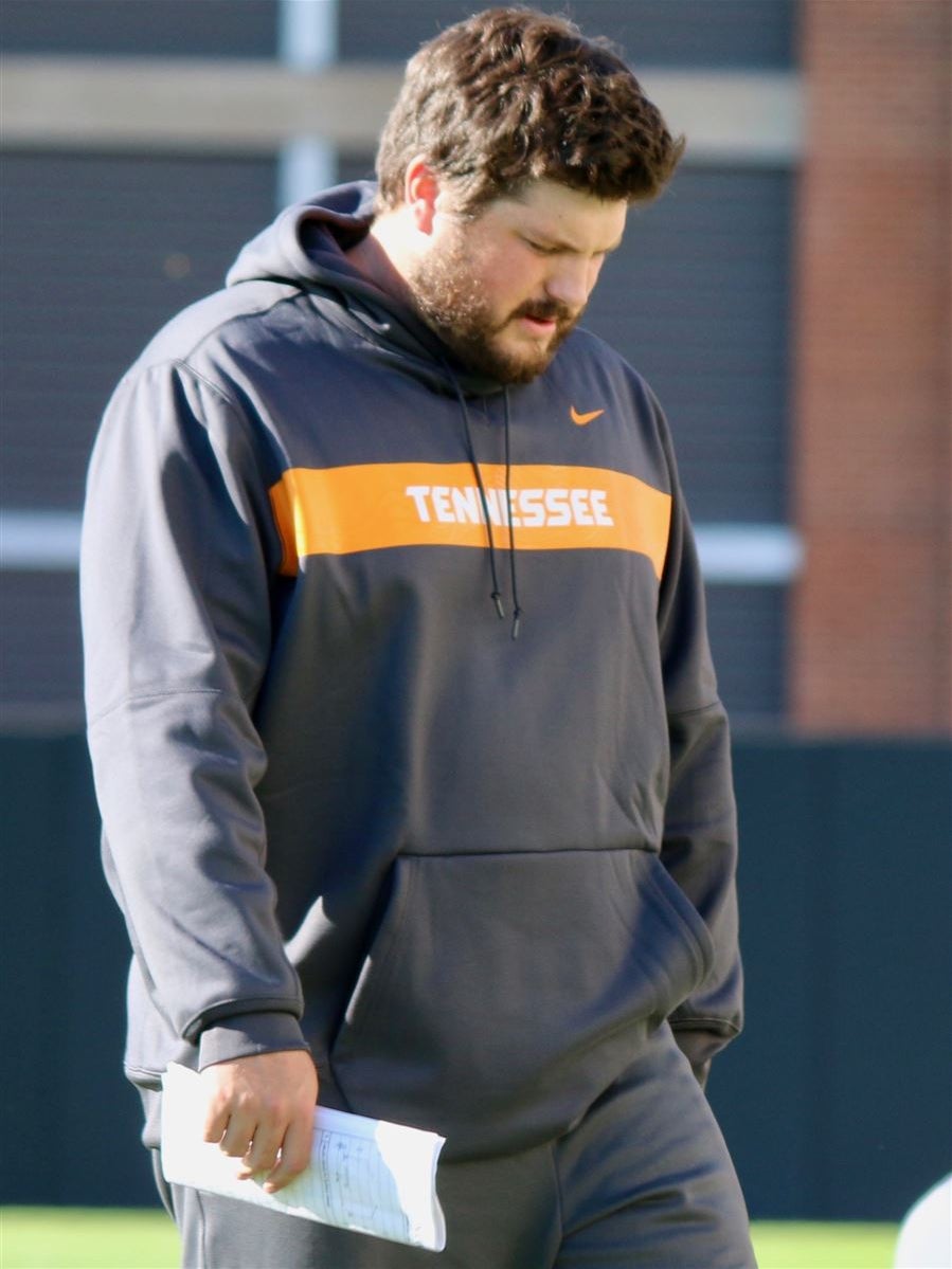 Vols' Niedermeyer praised for elite recruiting performance