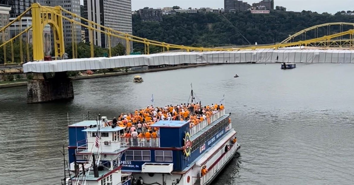 Watch: Vol Navy takes the water in Pittsburgh before Tennessee-Pitt game