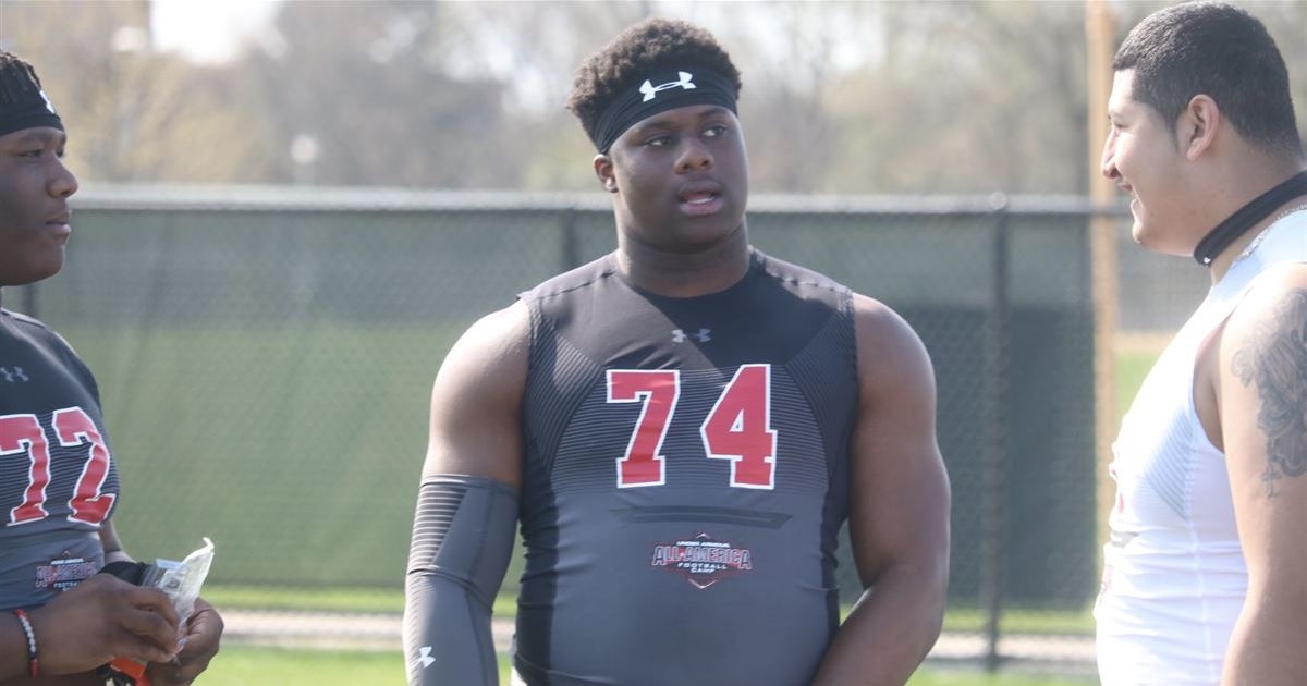JUCO DT Isaiah Coe gets first offer