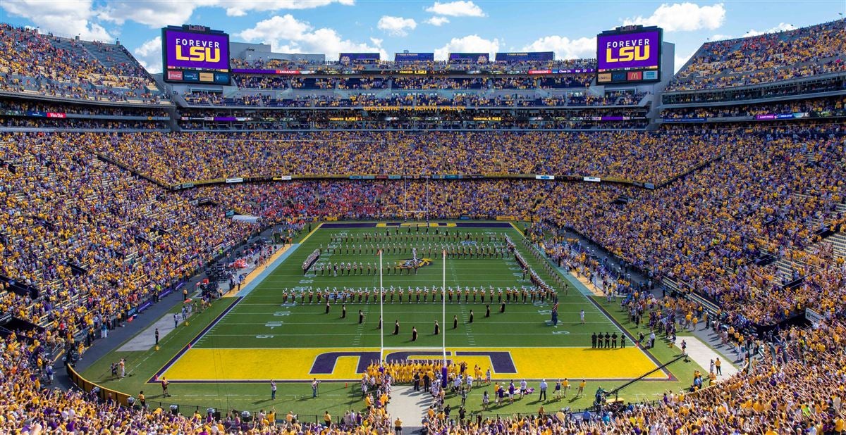Report: LSU moving to 100% capacity at sporting events