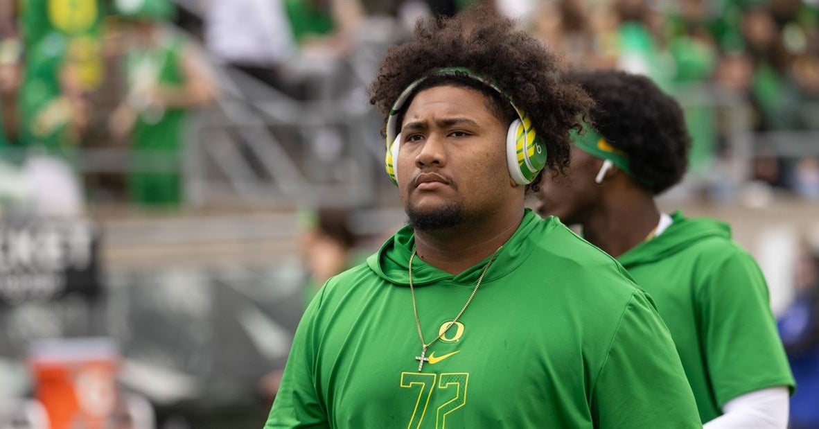 Brothers Faaope and Iapani Laloulu thankful to be together at Oregon