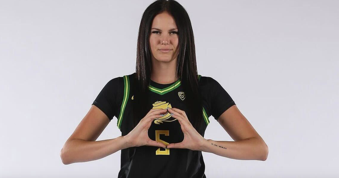 Oregon women's basketball lands 6-foot-7 center Kennedy Basham