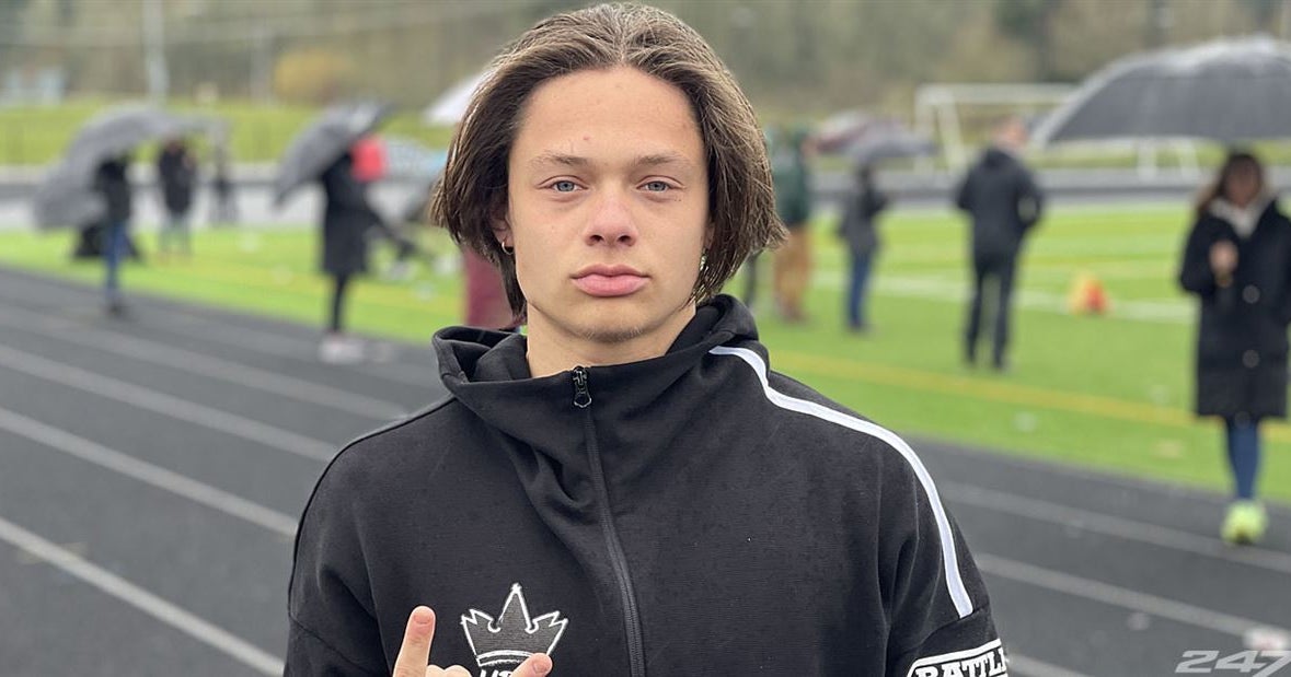 Washington ATH Kyler Ronquillo open to either side of the ball