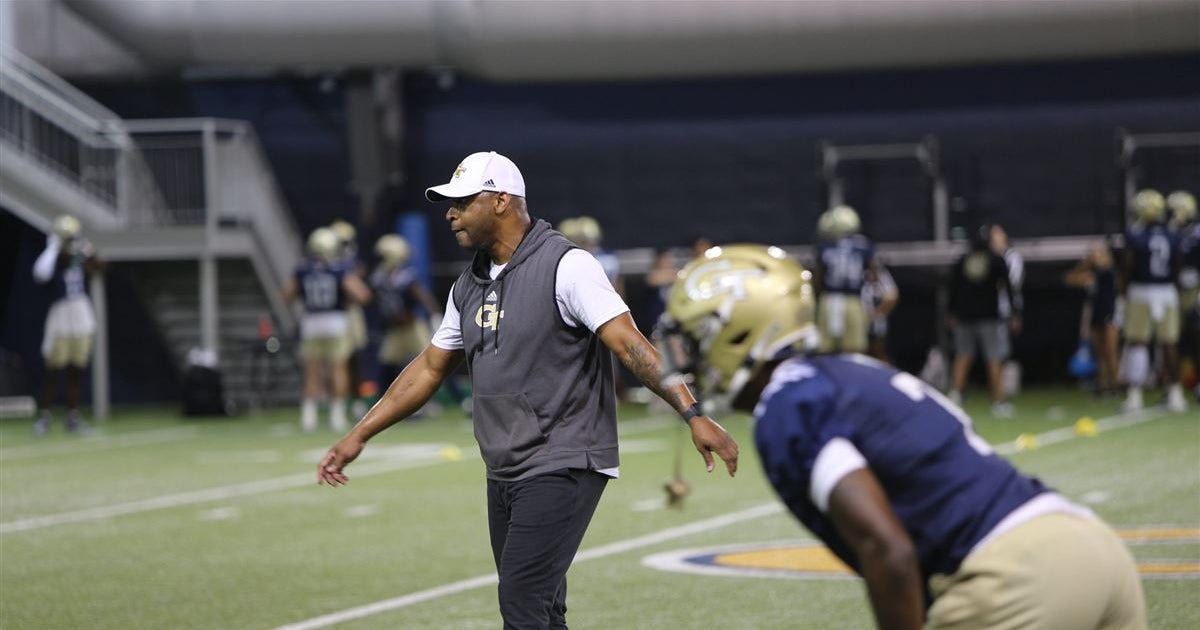 Kaleb Edwards and the Georgia Tech Secondary Getting Stronger Mentally ...