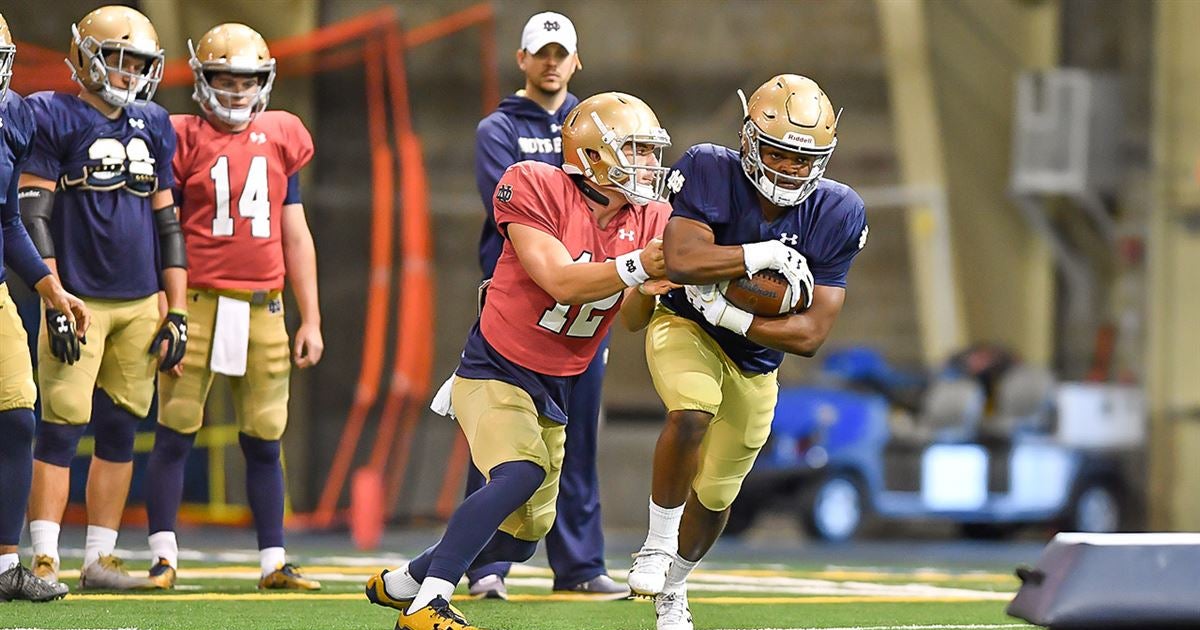 PHOTO GALLERY: Notre Dame practice in pads in the Loftus Center