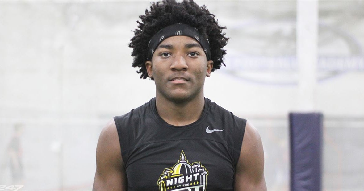 2021 DE Travion Ford working to be among the elite