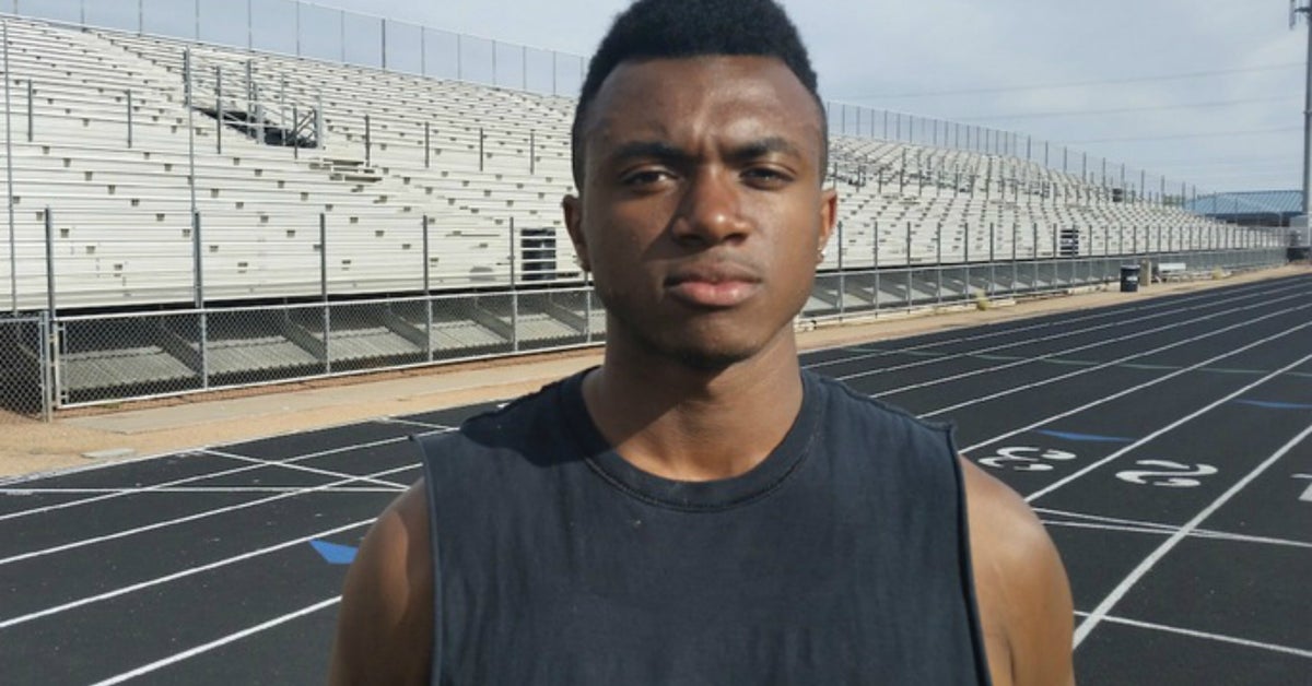 Watch 290 Pound Lineman Anchors HS 100M Team