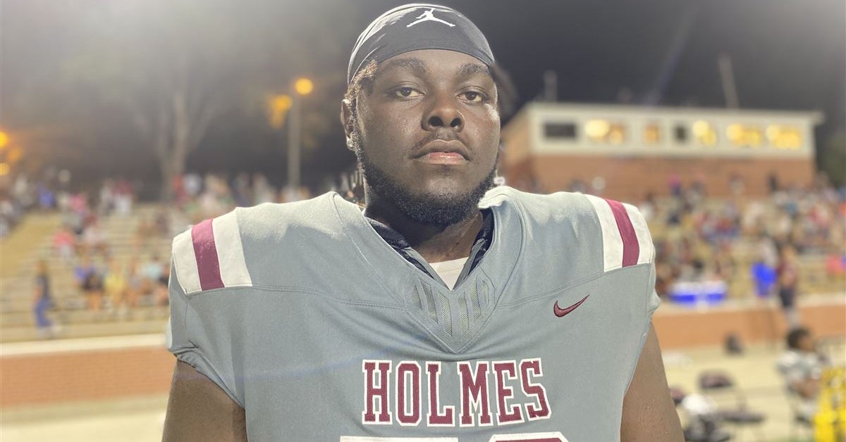 Ole Miss after one of the nation's top JUCO OTs in Mississippian Markel ...