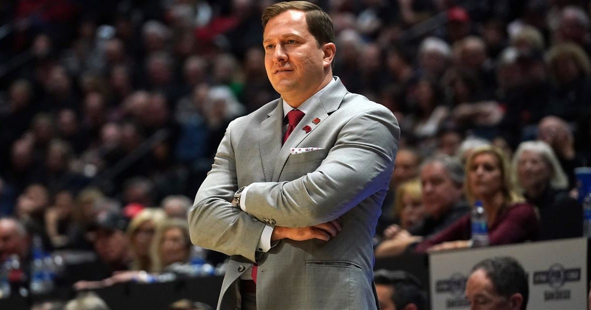 Basketball notebook: The latest on Tyrese Hunter, Xavier Foster and more