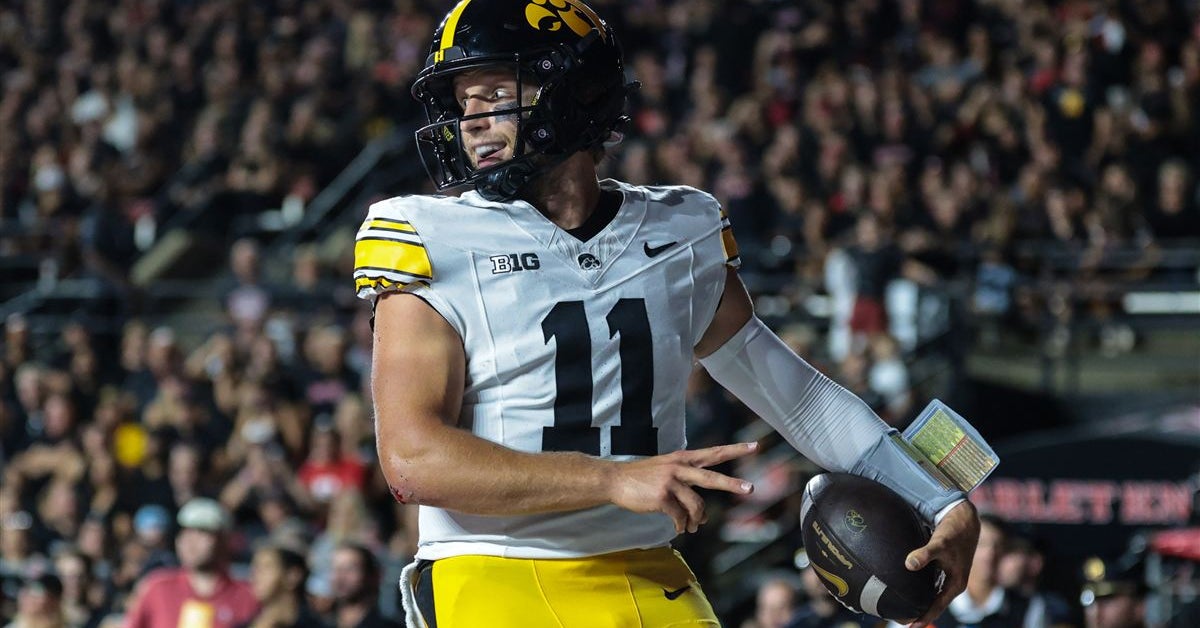 Iowa Football: Mark Gronowski's running, playmaking guides Iowa to ...