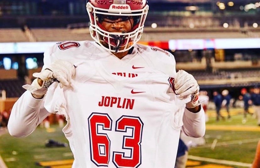 Kaian Roberts-Day honors late twin brother, commits to Baylor