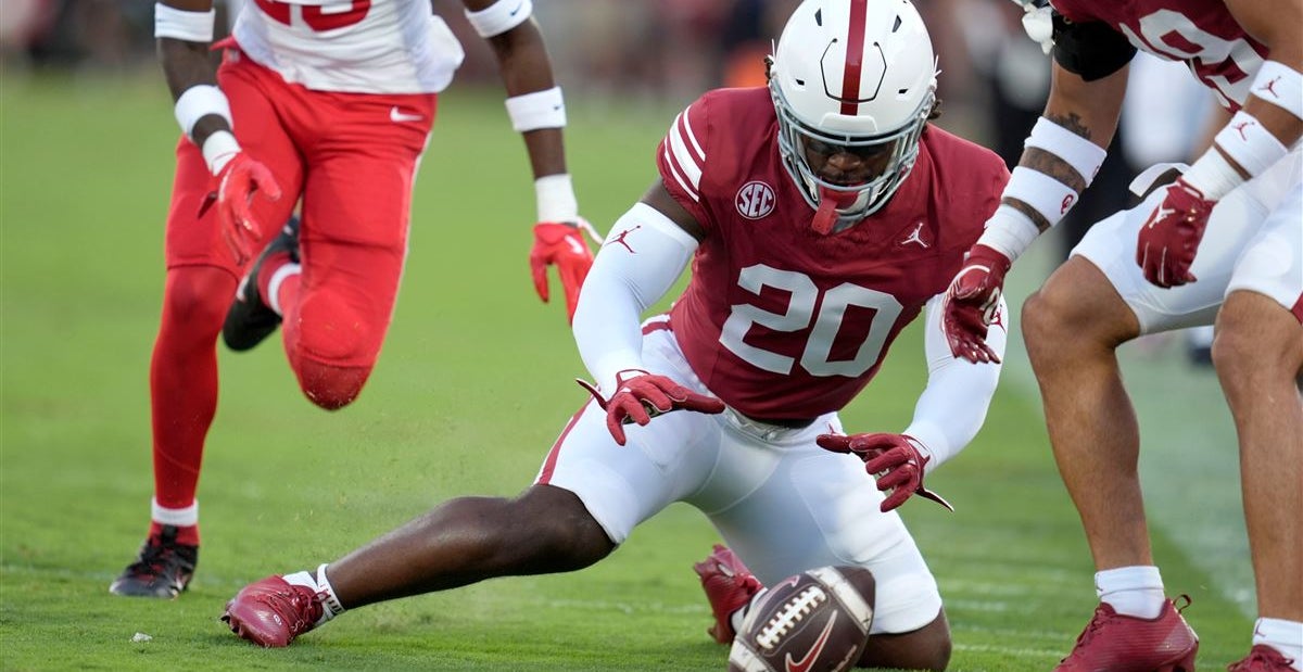 Oklahoma linebacker Lewis Carter is expected to enter transfer portal
