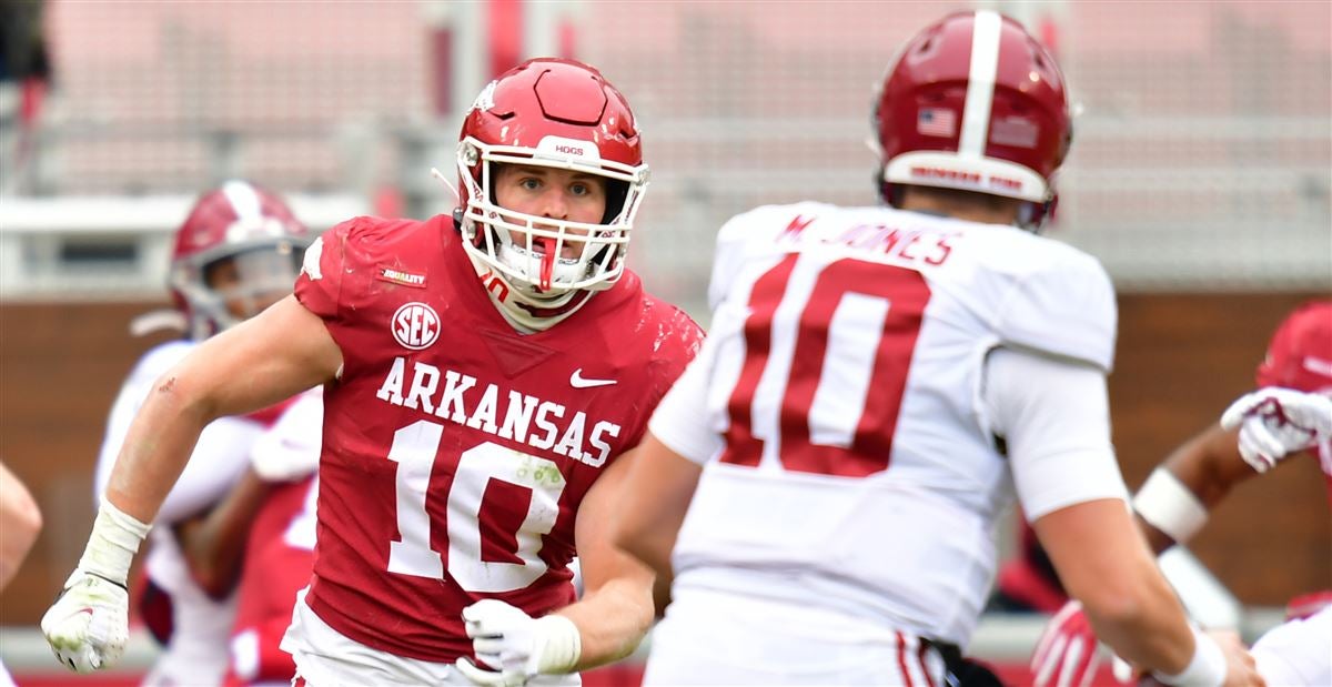 Arkansas linebacker Bumper Pool ejected for targeting