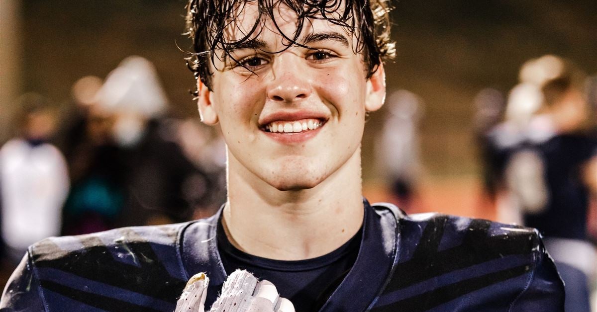 LB Caleb LaVallee earns offer after weeks of talks with Miami