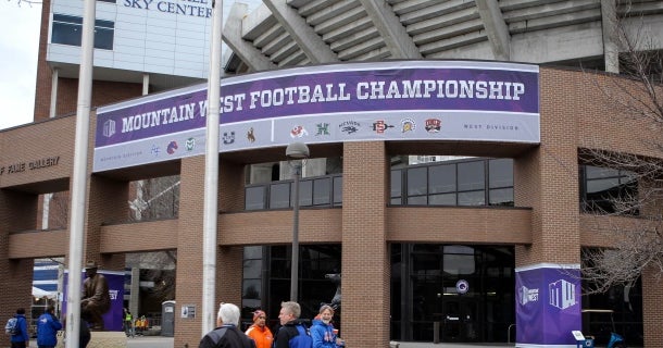 Boise State announces million dollar athletics pledge - Can fans match?