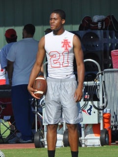 Jonathan Wiggins Photos