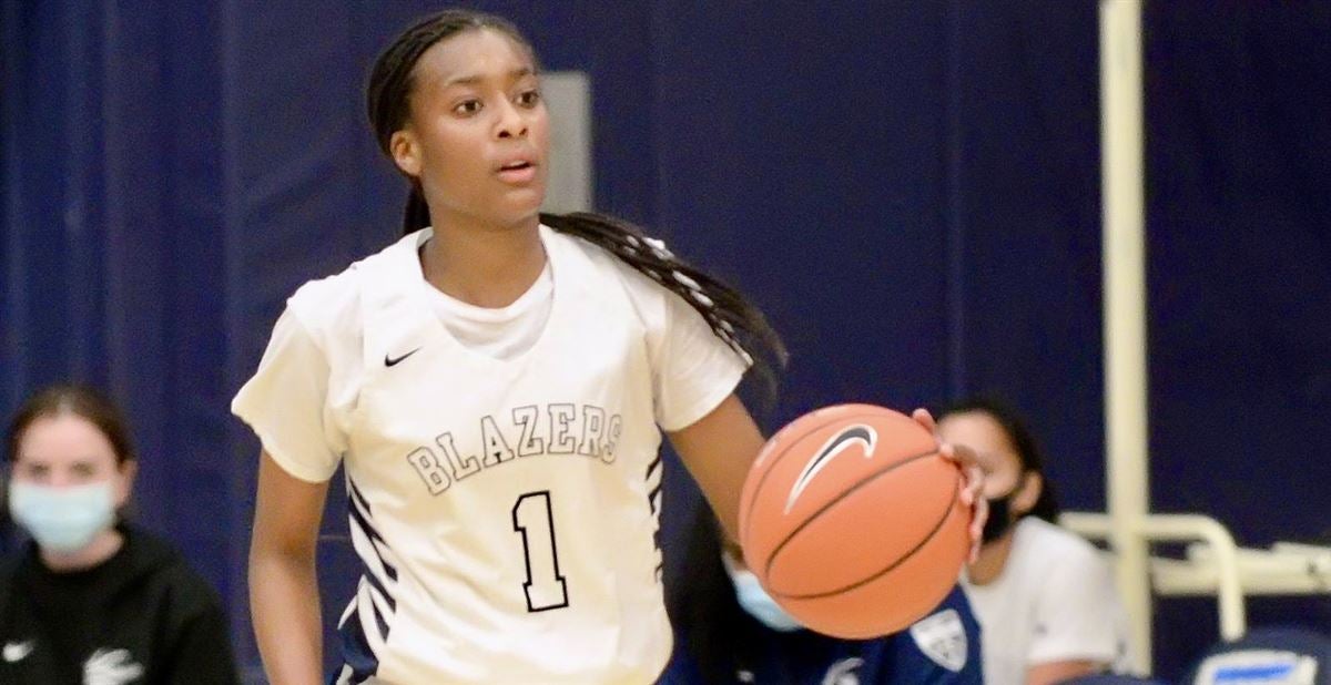 Louisville lands a commitment from California guard Izela Arenas