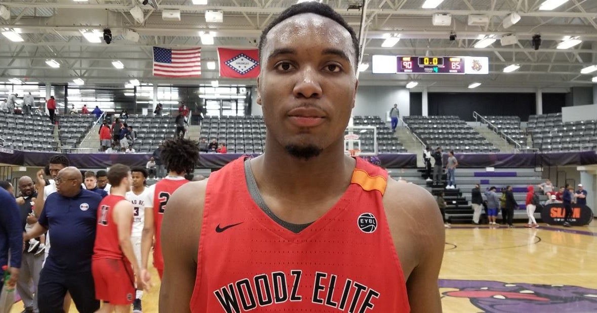 Final forecast: Four-star Chris Moore