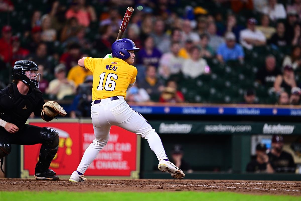 LSU bats explode in 10-5 win over Texas State