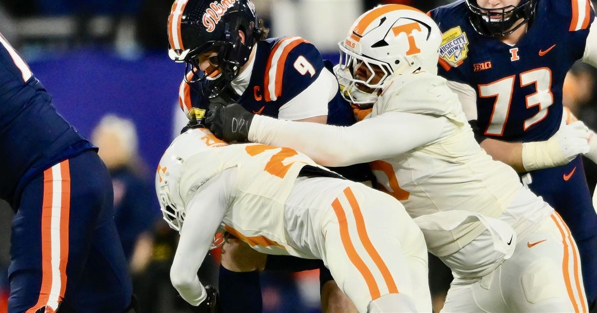 Offseason Outlook: New-look defensive line key to Tennessee’s bounce ...