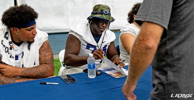PHOTOS: Happy Valley United's Penn State NIL autograph session in ...