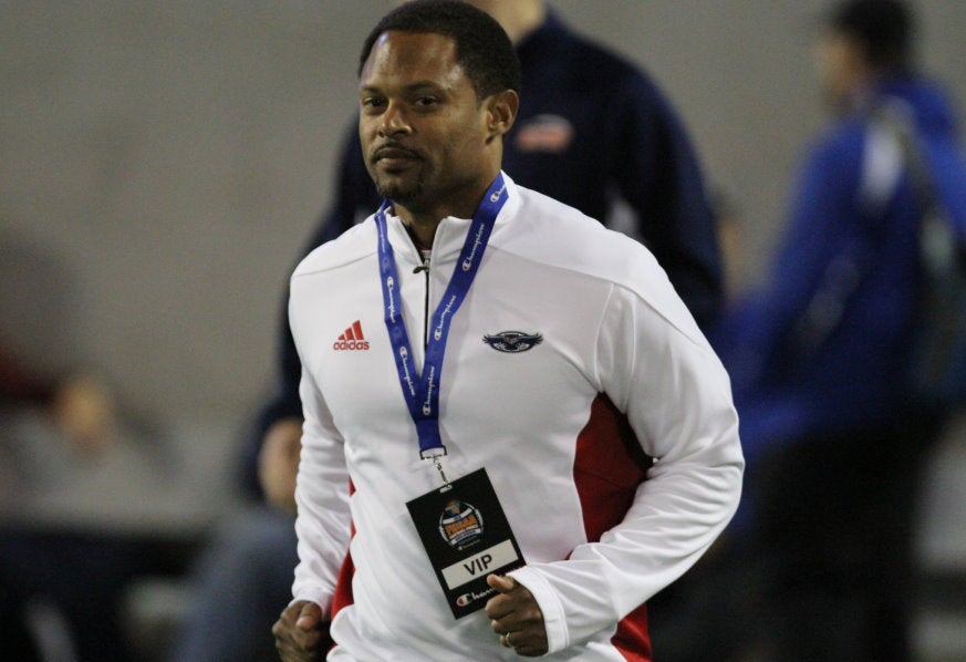 Harriott steps down at FAU