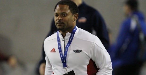 Harriott steps down at FAU