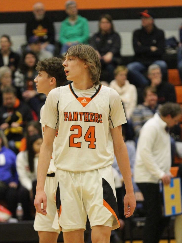 Getting to know rising 2026 Wing Vaughn Karvala from Oregon Wisconsin ...