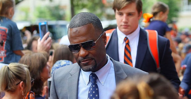 Norvell, again, swiftly works rolodex in impressive fashion