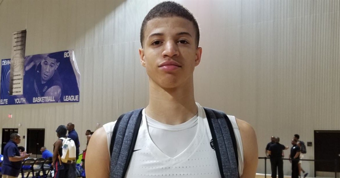 Texas F Samuell Williamson makes official visit to Louisville