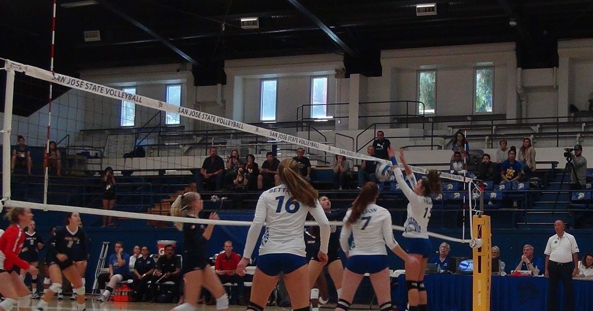Fresno State defense overwhelms San Jose State volleyball Fresno State defense overwhelms San Jose State volleyball