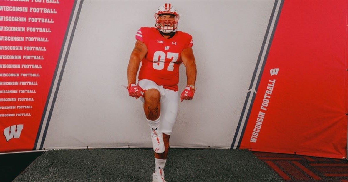 Curtis Neal gives Wisconsin a perfect 10
