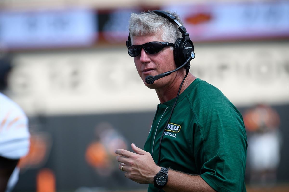 Arkansas targeting Ron Roberts for defensive coordinator