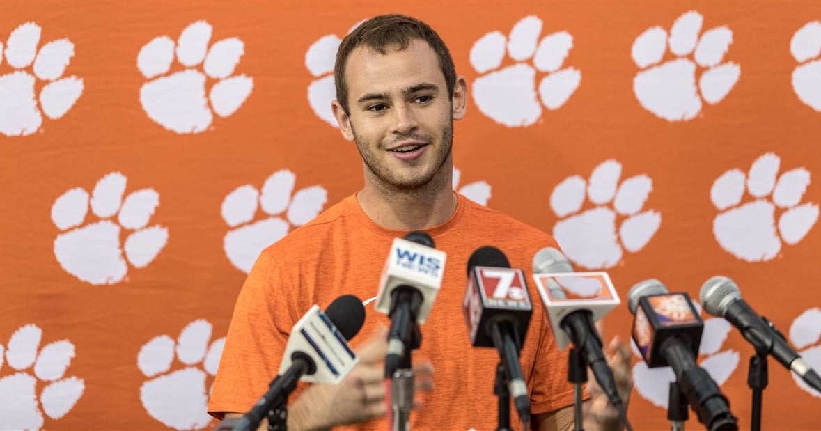 Renfrow: When you commit to a school, you commit to a team
