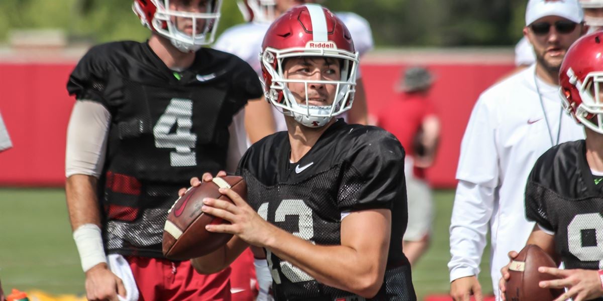 Razorback freshmen get extended look in practice