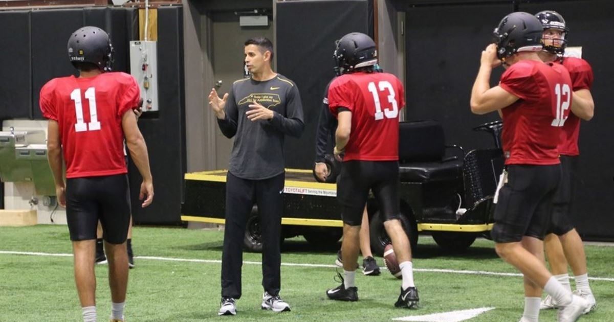 Louisville names Frank Ponce as quarterbacks coach