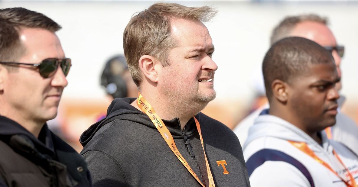 Utley's commitment helps Vols move back into top 10 in team rankings