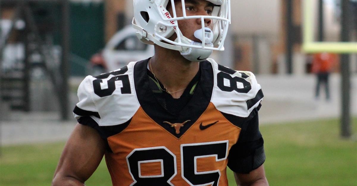 WATCH: Texas WR Collin Johnson catches a pass mid-backflip