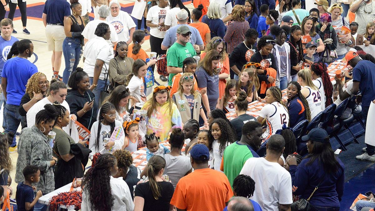 Tigers survive late Vandy run to earn SEC Tournament bye