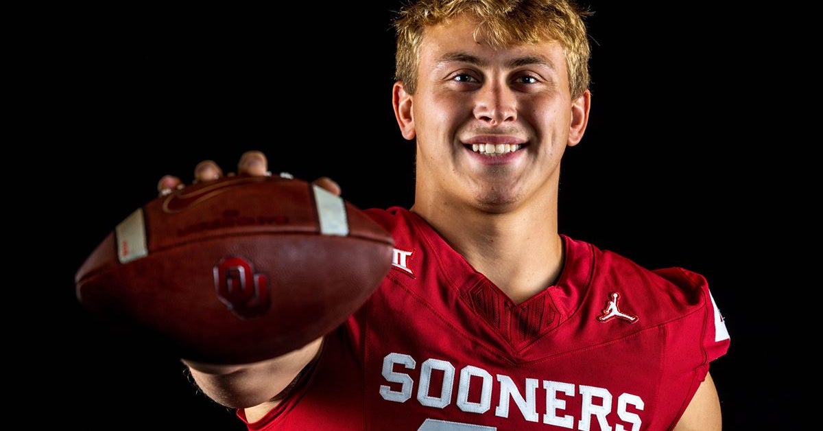 Oklahoma's Ethan Downs makes watchlist for Bednarik Award