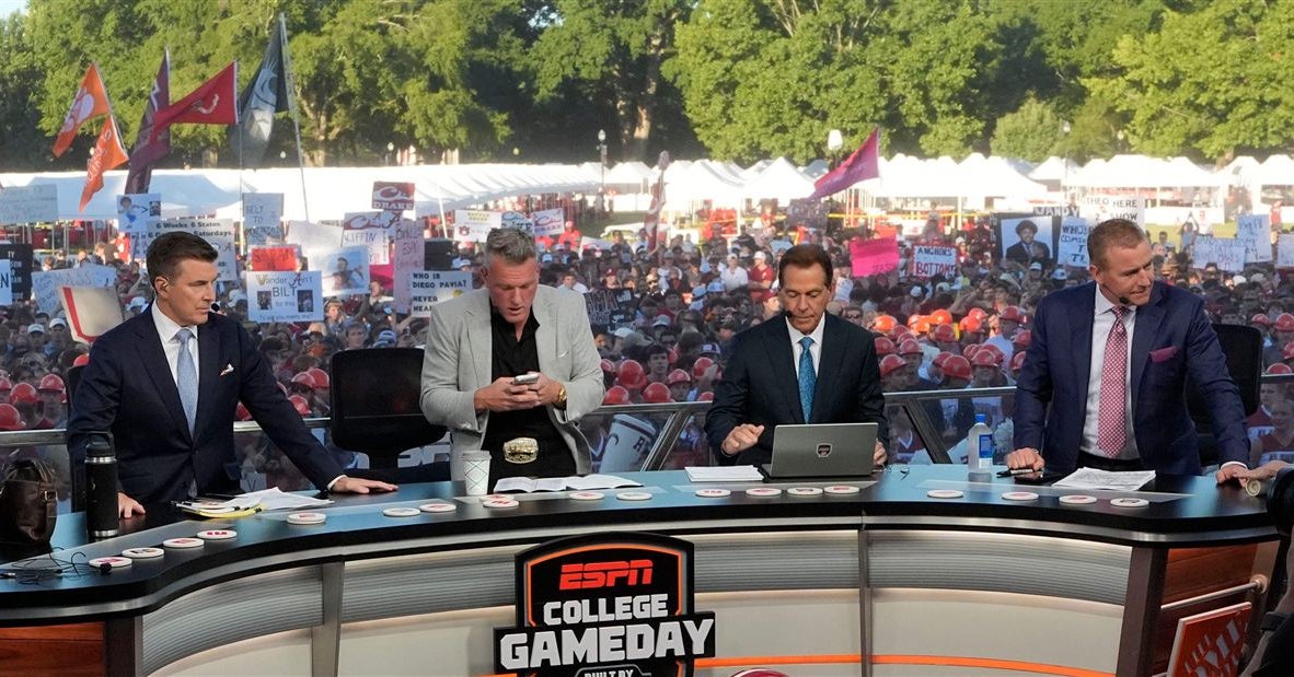 ESPN's 'College GameDay' crew makes picks for Tennessee-Alabama game