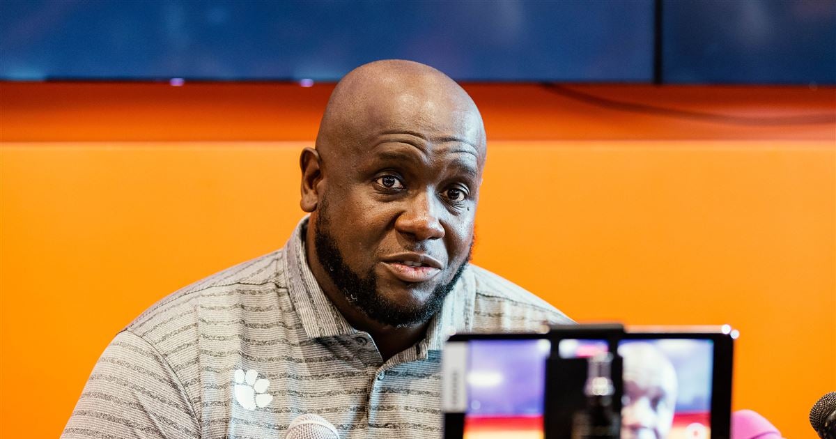 Nick Eason previews 2022 season, Clemson defensive tackles