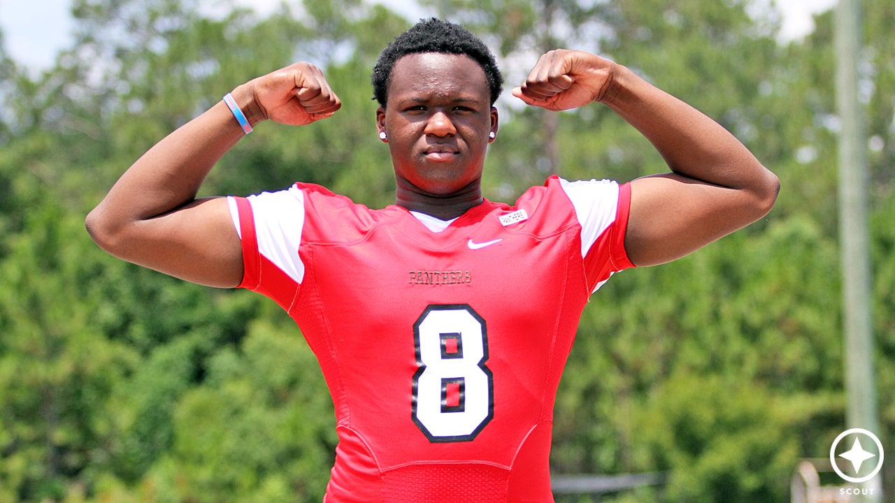 Former Arkansas DE commit focusing on three favorites