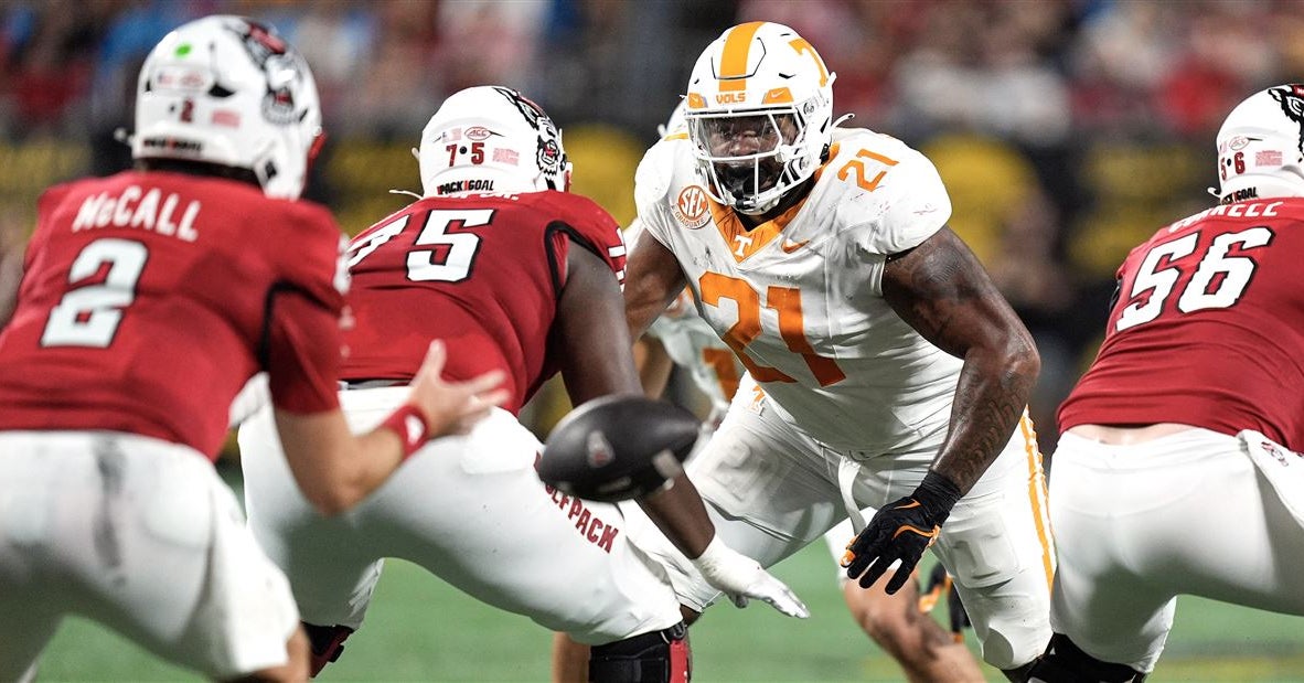 Vols' Thomas apologizes for field-storming fan altercation after loss ...