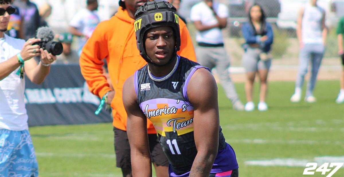 Top50 WR Marcus Harris connects with Texas staff, players on return visit