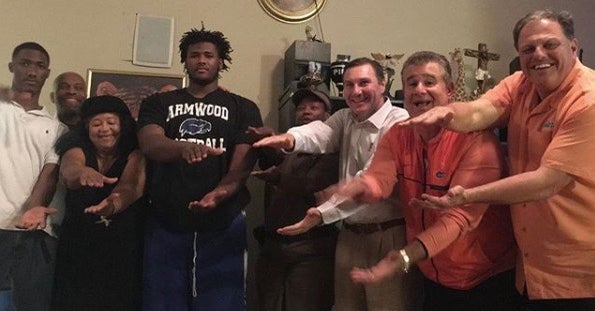 Gators go in home with DE Lamar