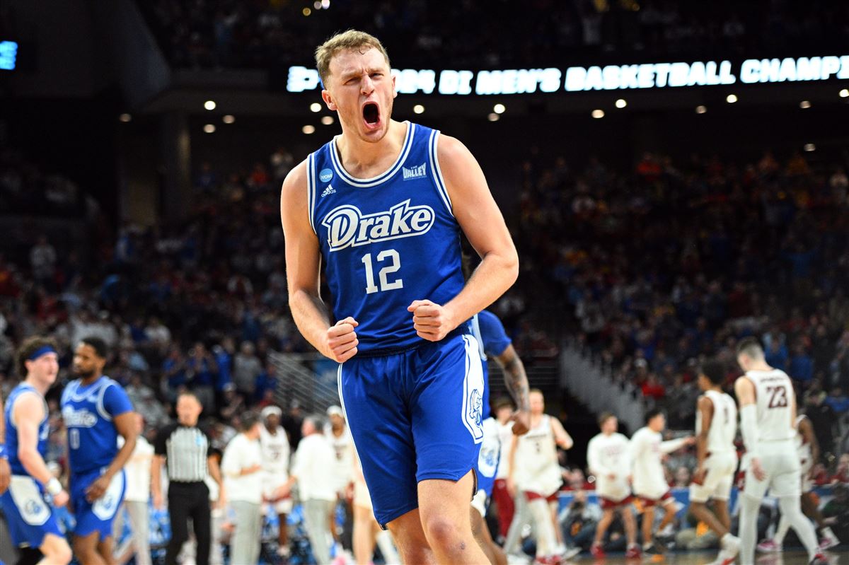 Drake star Tucker DeVries to transfer, join his father at West Virginia